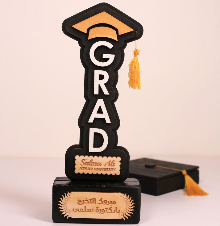 Grad Graduation Stand – FabrecaArthouse